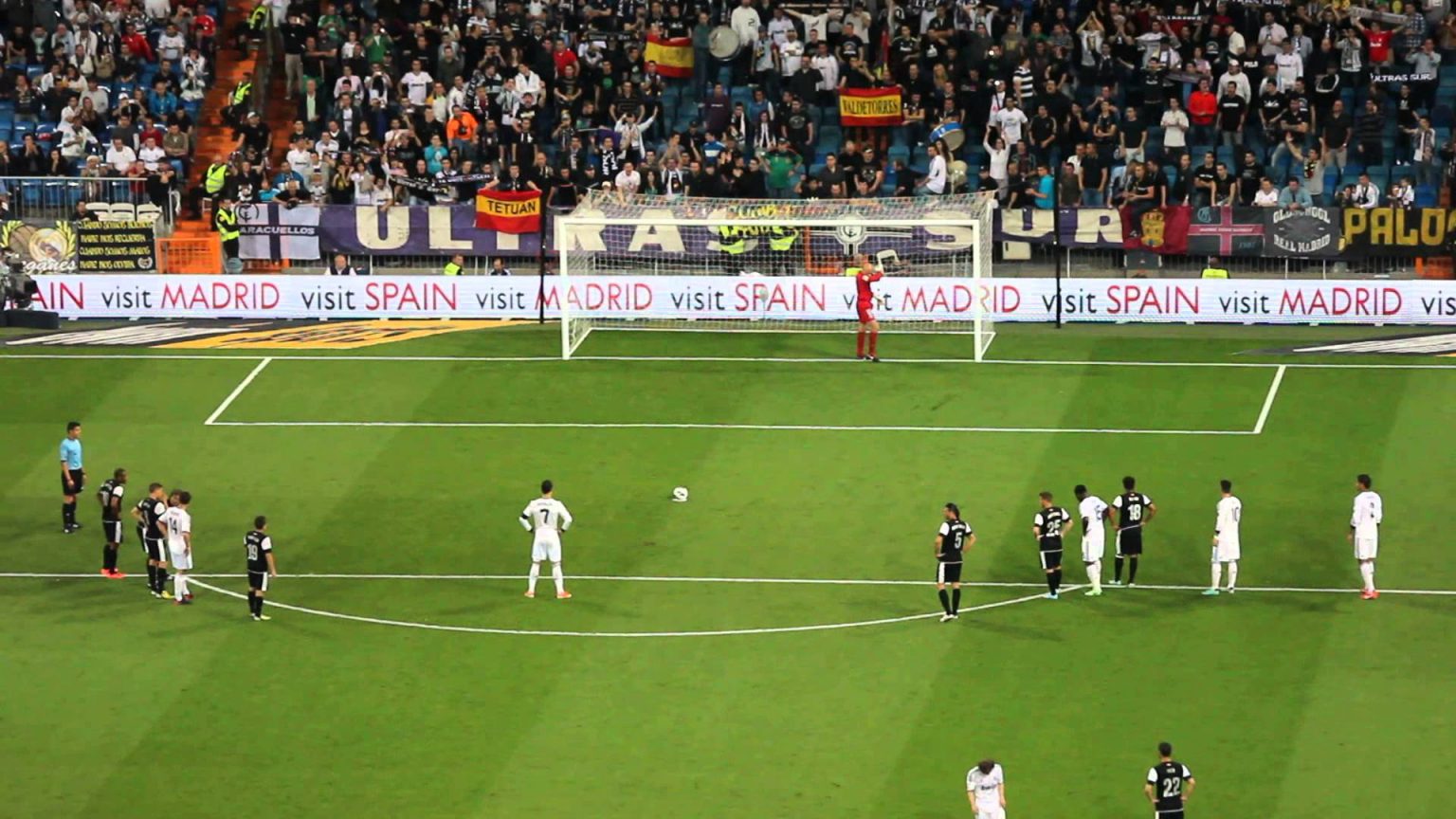 ¿Cuánto mide una portería de fútbol?